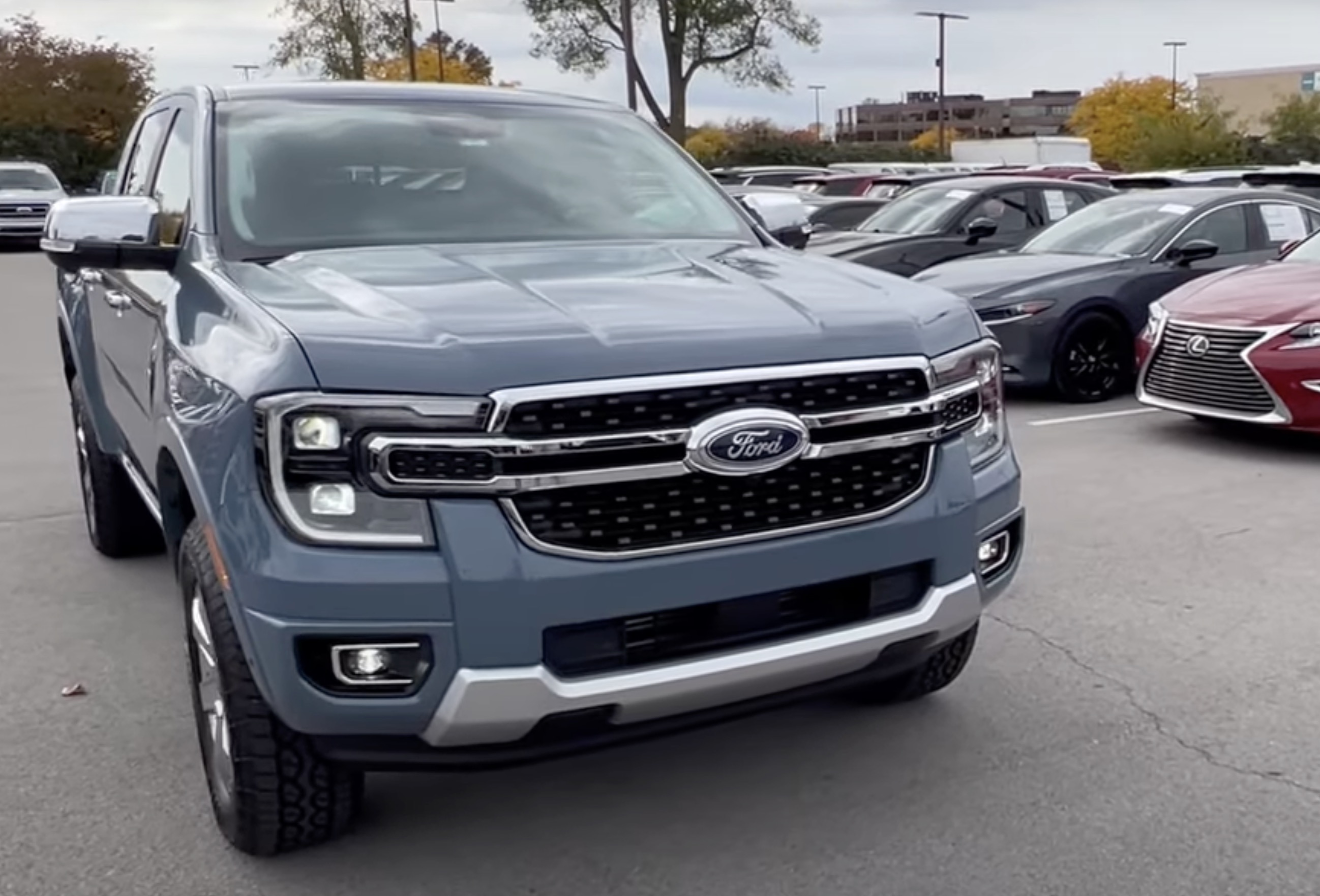 Video: 2024 Ranger Lariat in Azure Gray (at US dealership) | Ranger6G ...