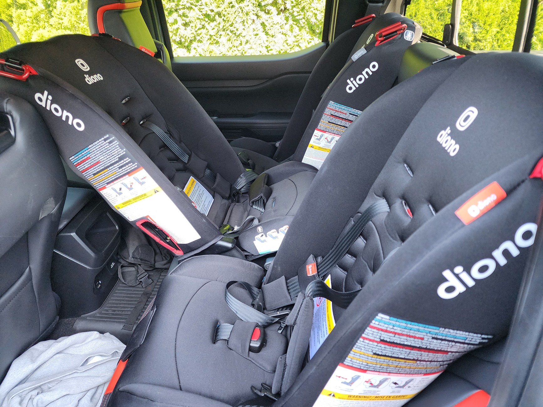 3 kids child seats in Ranger Raptor - No problem! | Ranger6G - 2024 ...