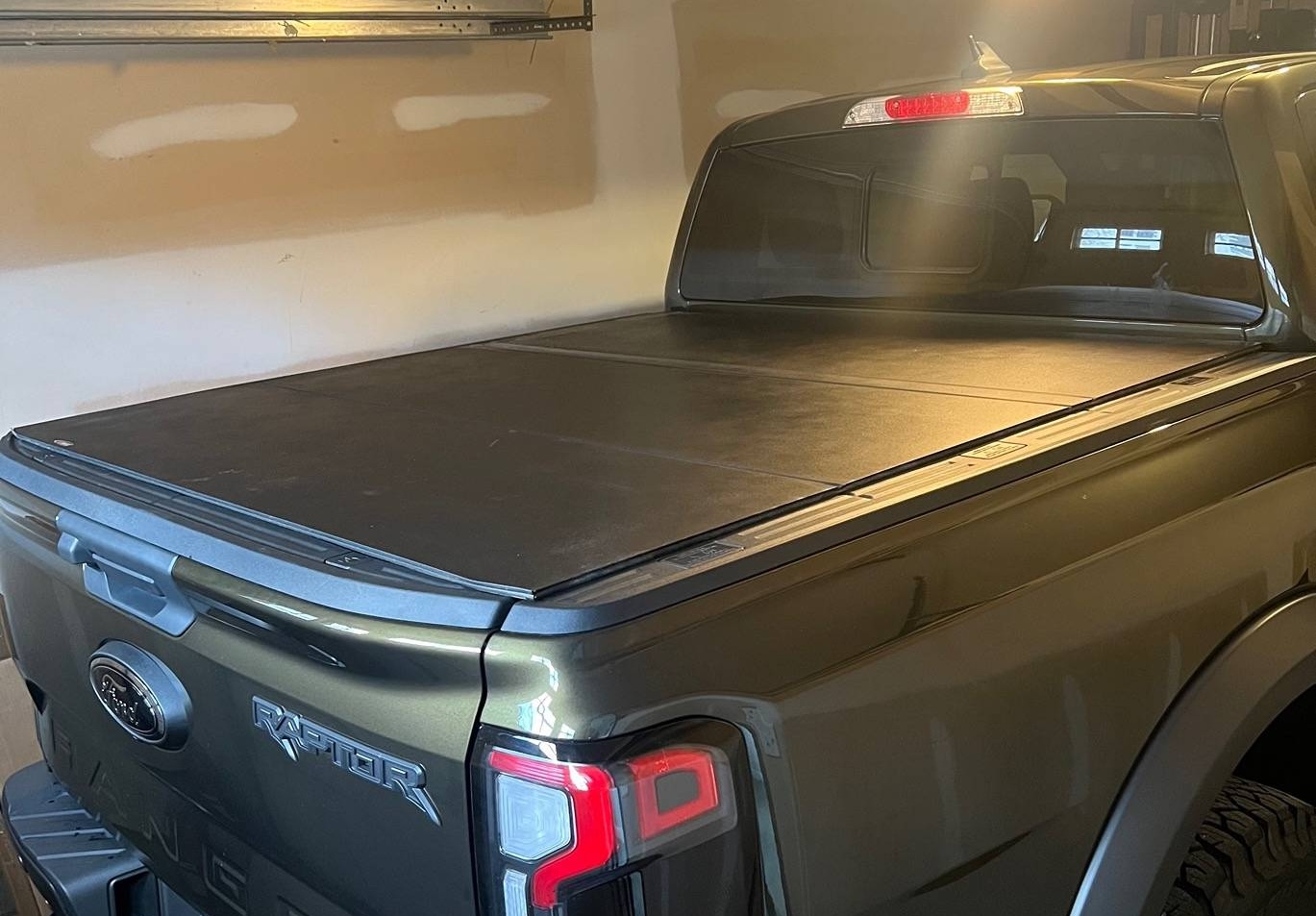 Installed a Lomax bed cover | Ranger6G - 2024+ Ranger & Raptor Forum ...